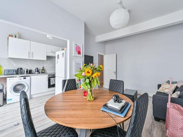 3 bedroom flat to rent