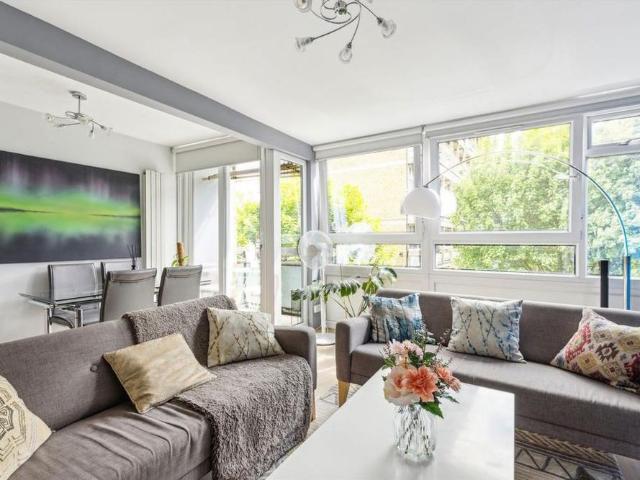 3 bedroom flat to rent