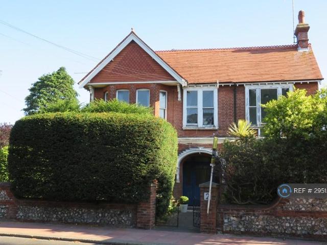 3 bedroom flat to rent