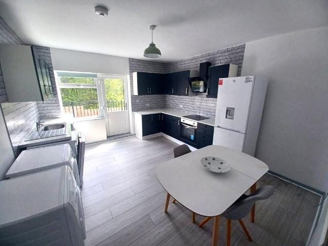 3 bedroom flat to rent