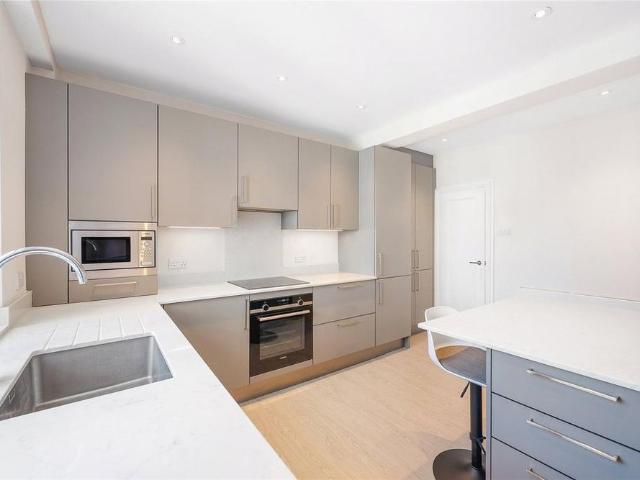 3 bedroom flat to rent