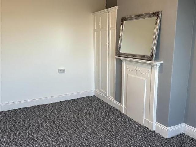 3 bedroom flat to rent