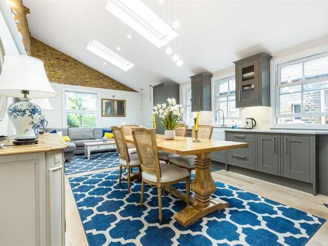 3 bedroom flat to rent