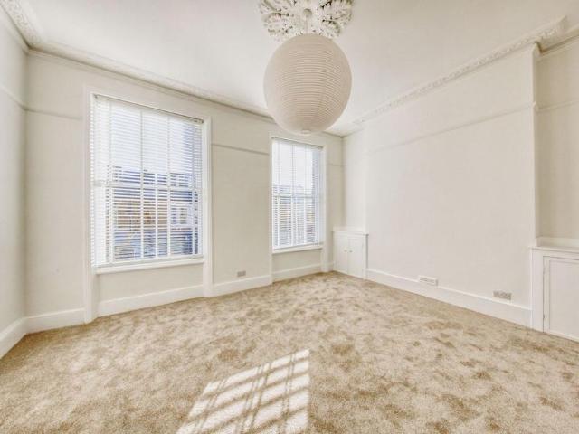 3 bedroom flat to rent
