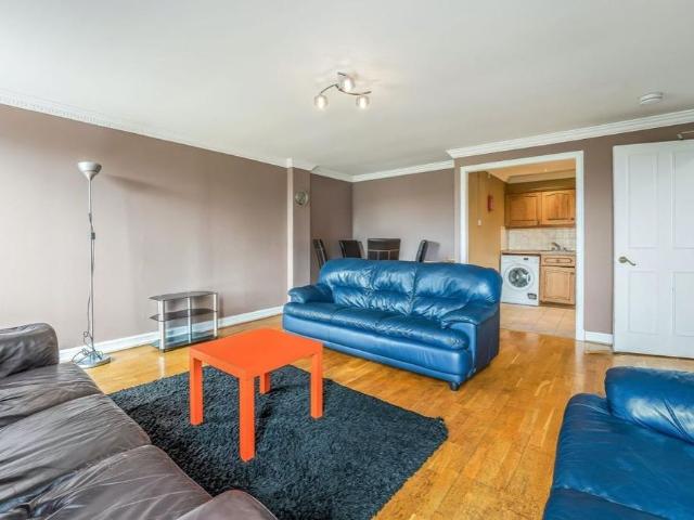 3 bedroom flat to rent