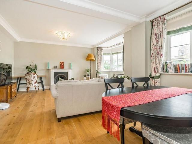 3 bedroom flat to rent