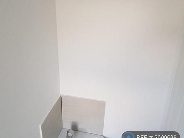 3 bedroom flat to rent