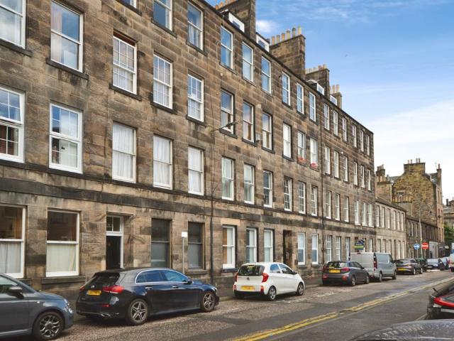 3 bedroom flat to rent