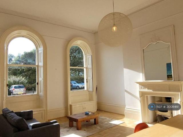 3 bedroom flat to rent