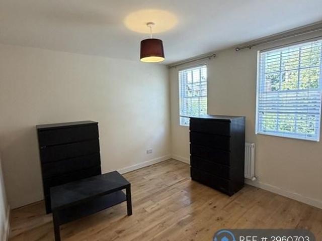 3 bedroom flat to rent