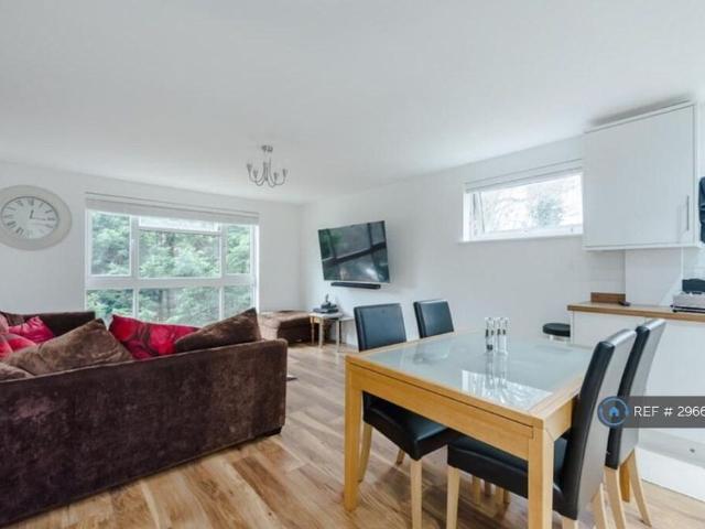 3 bedroom flat to rent