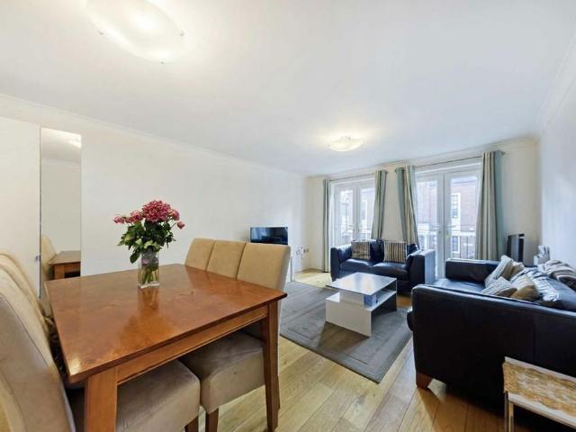 3 bedroom flat to rent