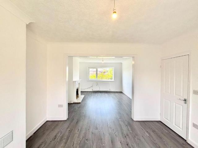 3 bedroom flat to rent