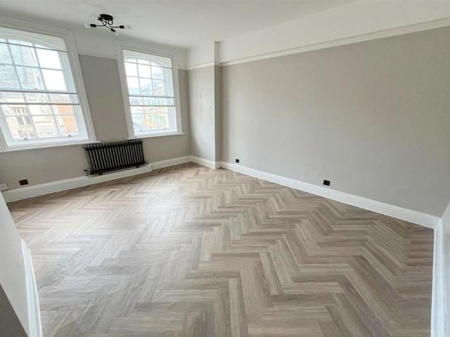 3 bedroom flat to rent