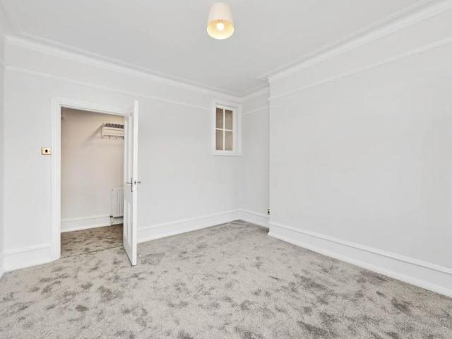 3 bedroom flat to rent