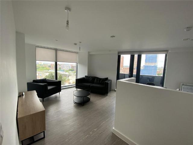 3 bedroom flat to rent