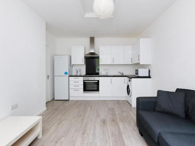 3 bedroom flat to rent