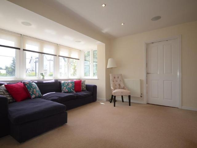 3 bedroom flat to rent