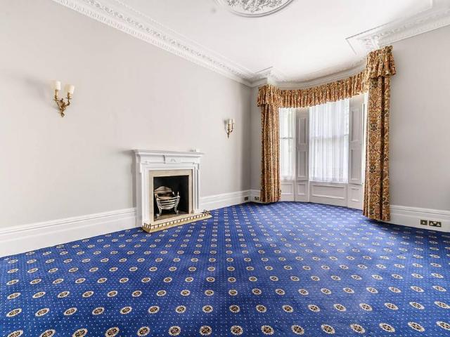 3 bedroom flat to rent
