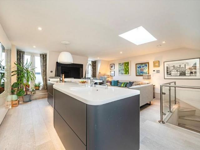 3 bedroom flat to rent