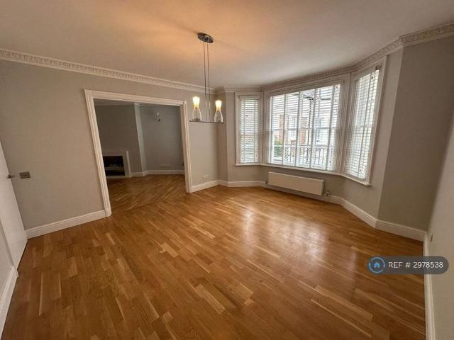 3 bedroom flat to rent