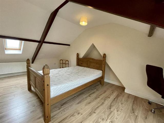 3 bedroom flat to rent