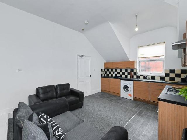 3 bedroom flat to rent