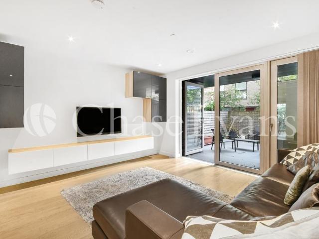 3 bedroom flat to rent