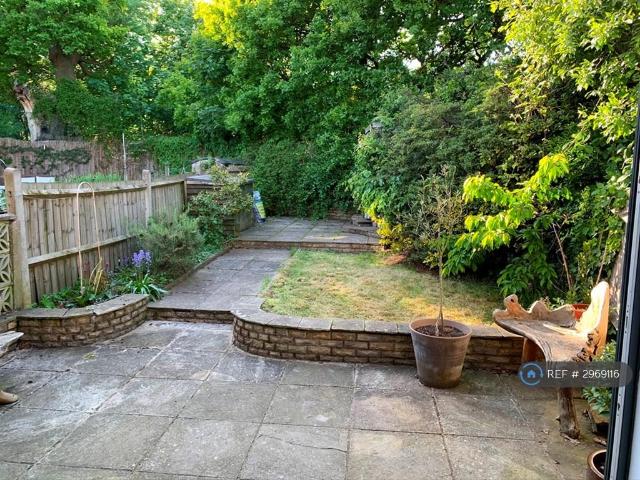 3 bedroom flat to rent