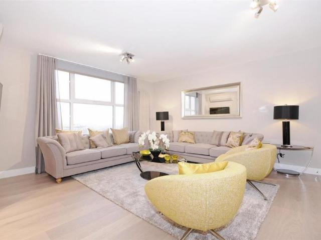 3 bedroom flat to rent