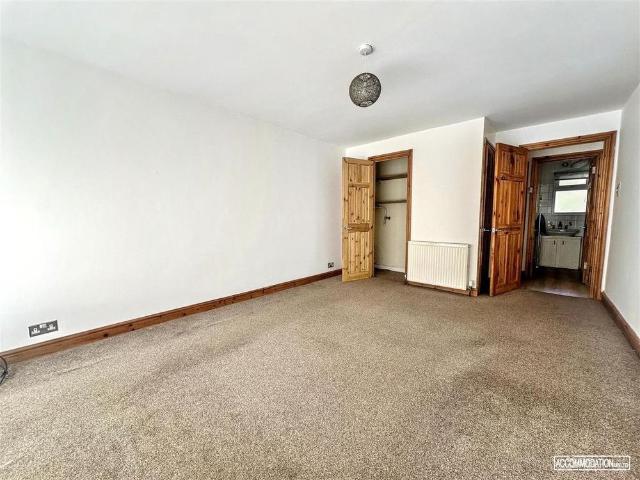 3 bedroom flat to rent