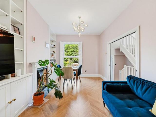 3 bedroom flat to rent