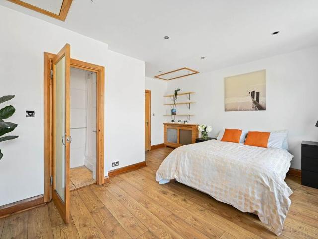 3 bedroom flat to rent