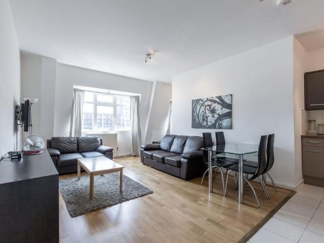 3 bedroom flat to rent