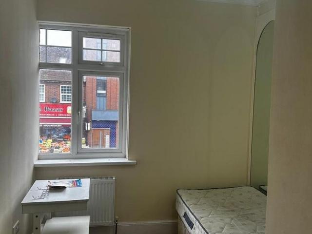 3 bedroom flat to rent