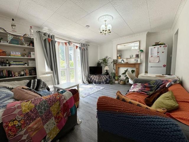 3 bedroom flat to rent