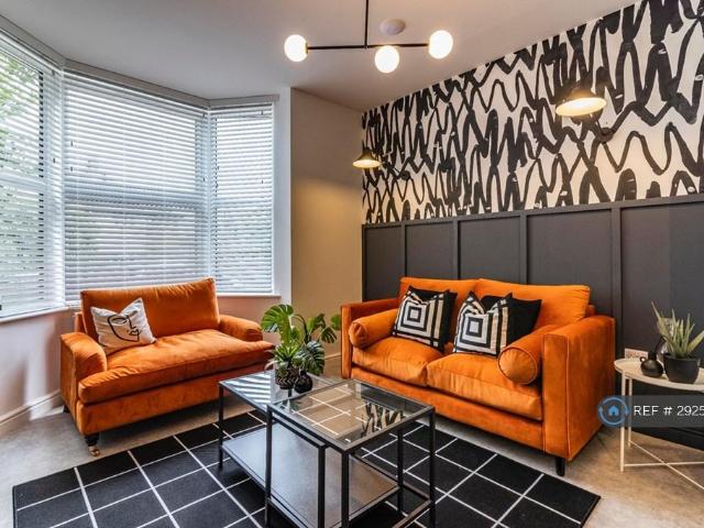 3 bedroom flat to rent
