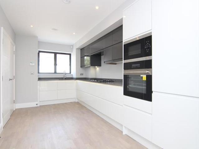3 bedroom flat to rent