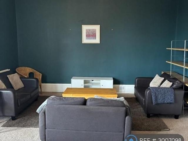 3 bedroom flat to rent