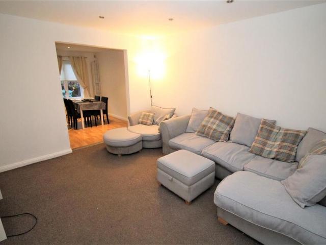 3 bedroom flat to rent