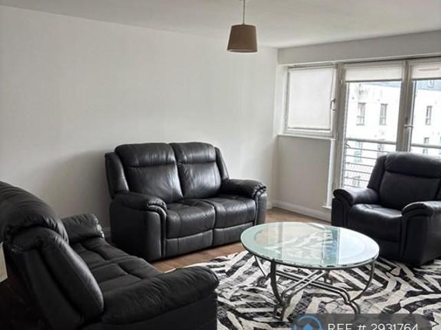 3 bedroom flat to rent
