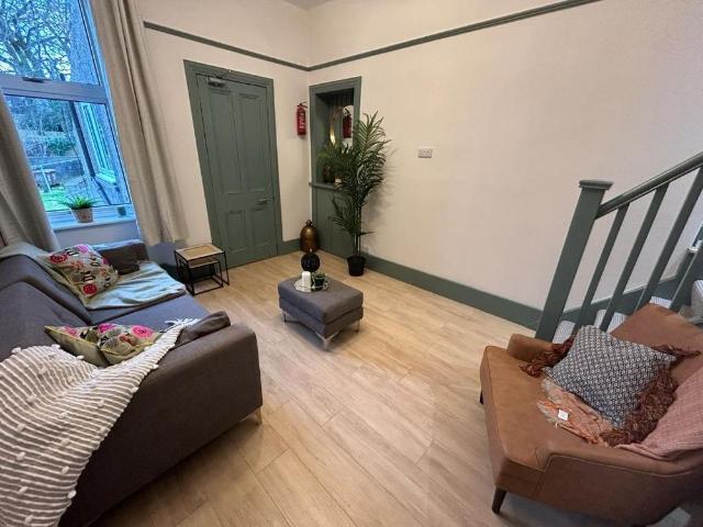 3 bedroom flat to rent