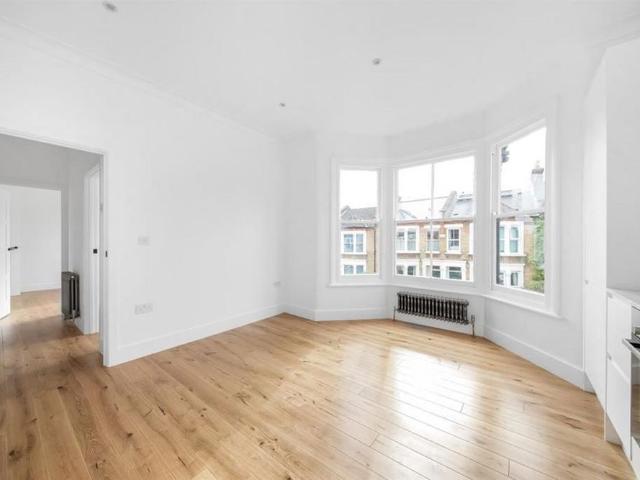 3 bedroom flat to rent
