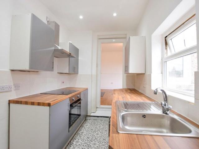 3 bedroom flat to rent