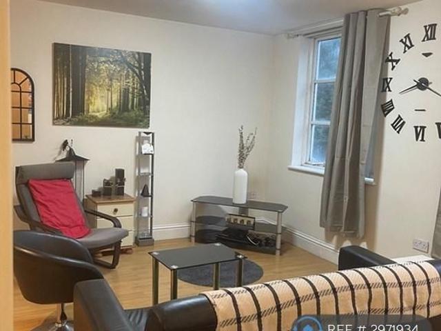 3 bedroom flat to rent