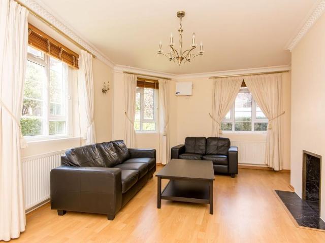 3 bedroom flat to rent