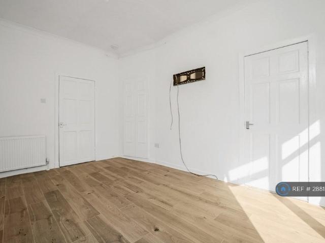3 bedroom flat to rent