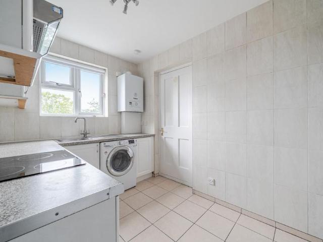 3 bedroom flat to rent
