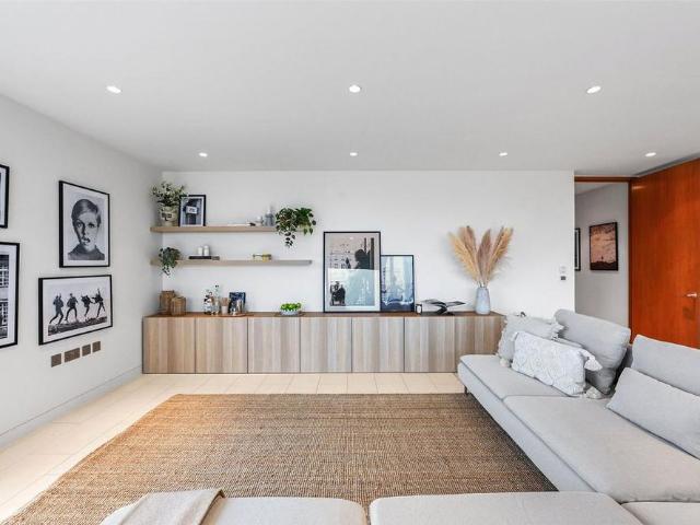 3 bedroom flat to rent
