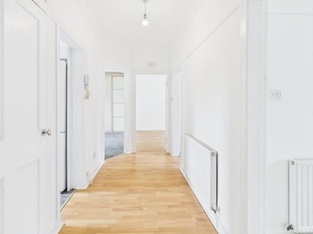 3 bedroom flat to rent